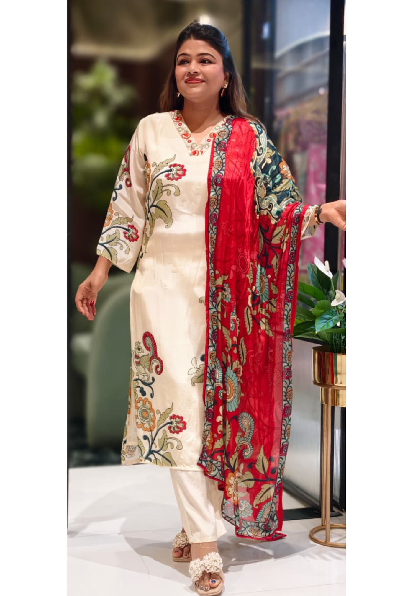 Very Uniquely Digital Printed V-Neck Line Suttle Full Suit Set With Du