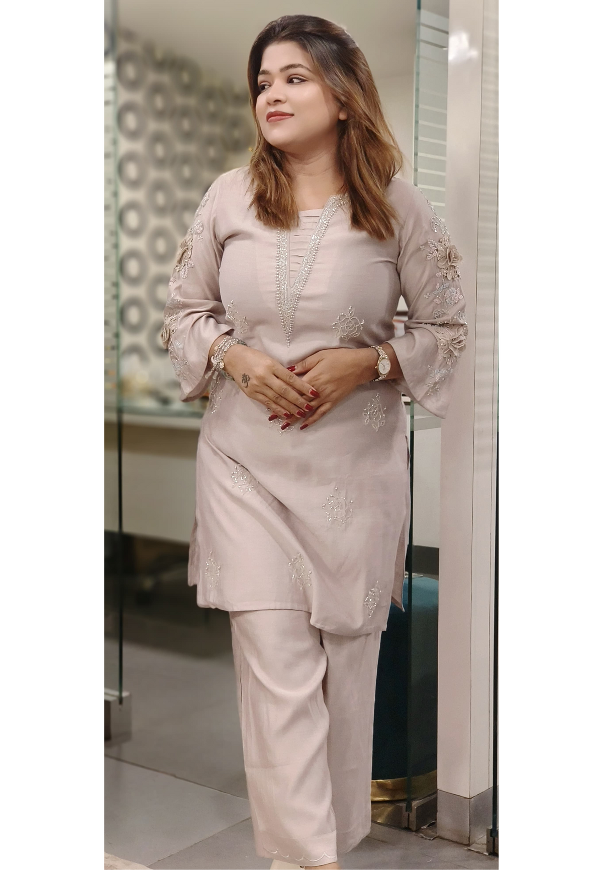 Buy latest collection from Roshni Boutique | Kurtis, Gowns and Full Set ...